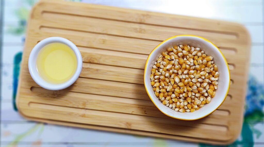 Home Made Stove Top Extra Buttery Movie Theater Popcorn - jchandelle